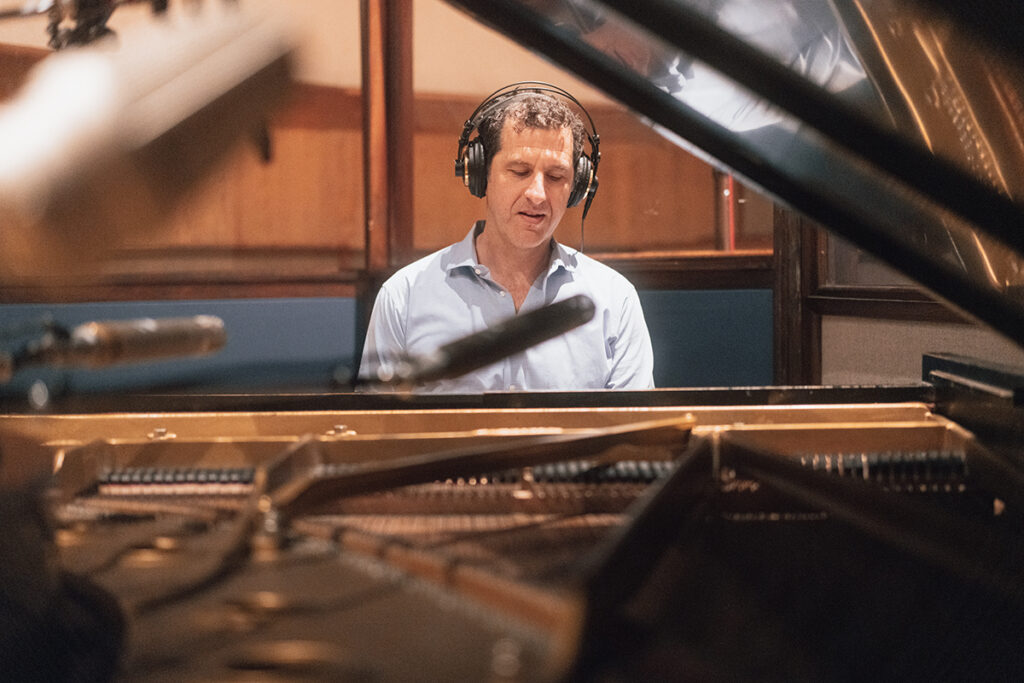 About – Peter Smith